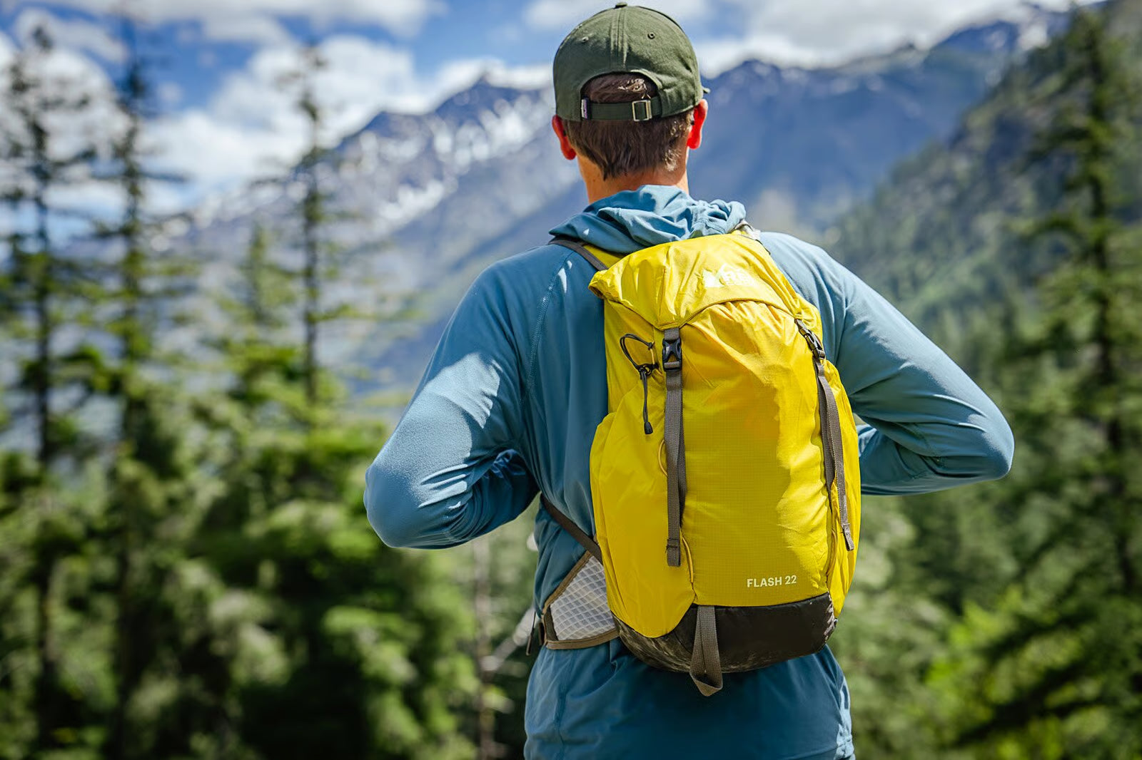 Ultralight Daypacks: Redefining Daily Commutes – GBY Ultralight